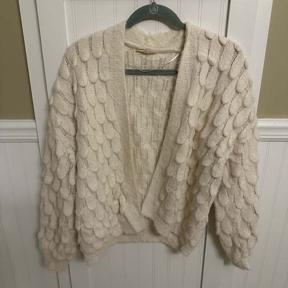 Mystree | Sweaters | Mystee White Fuzzy Cardigan Never Worn | Poshmark